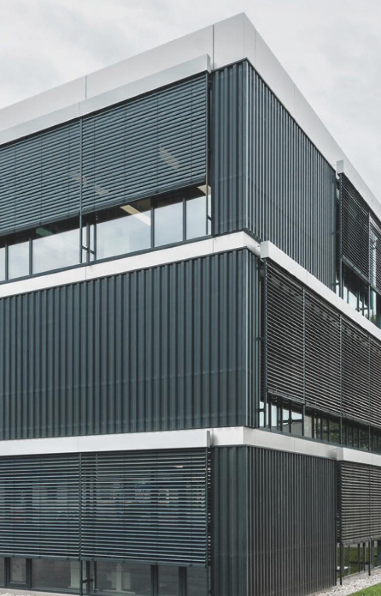 Brise-soleil ROMA – Jouez avec la lumière du jour